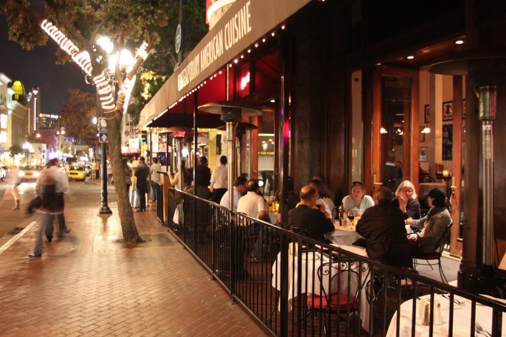3 Gaslamp Dining Night 2010_6581 - SDTA Connect Blog
